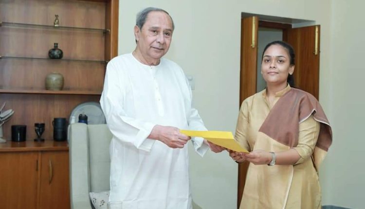 Dipali Das has collected the Biju Janata Dal ticket from party Supremo ...